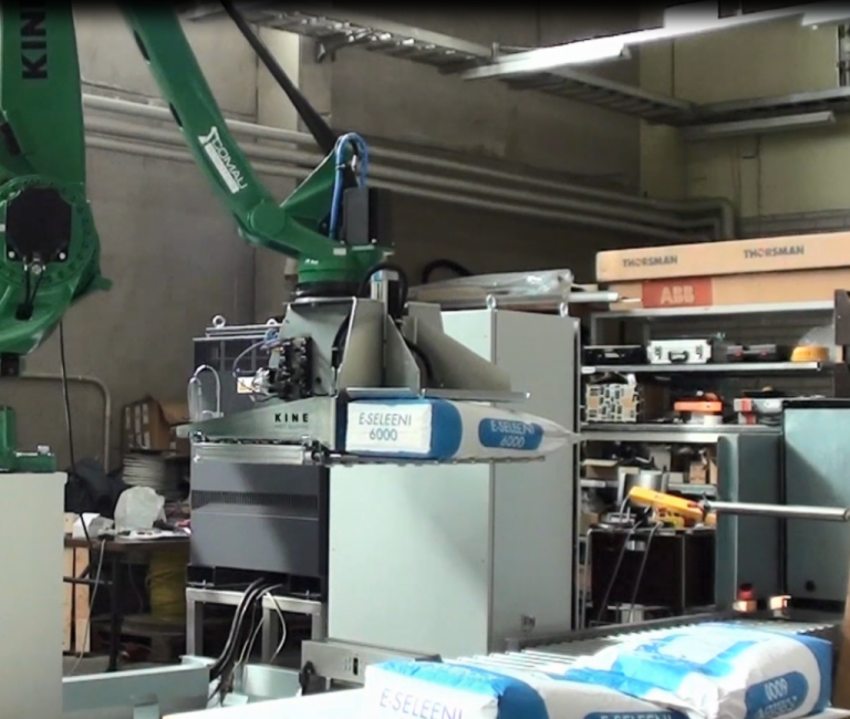 Robotic Palletizing and Sheet Handling for Pet Food Packaging - Comau