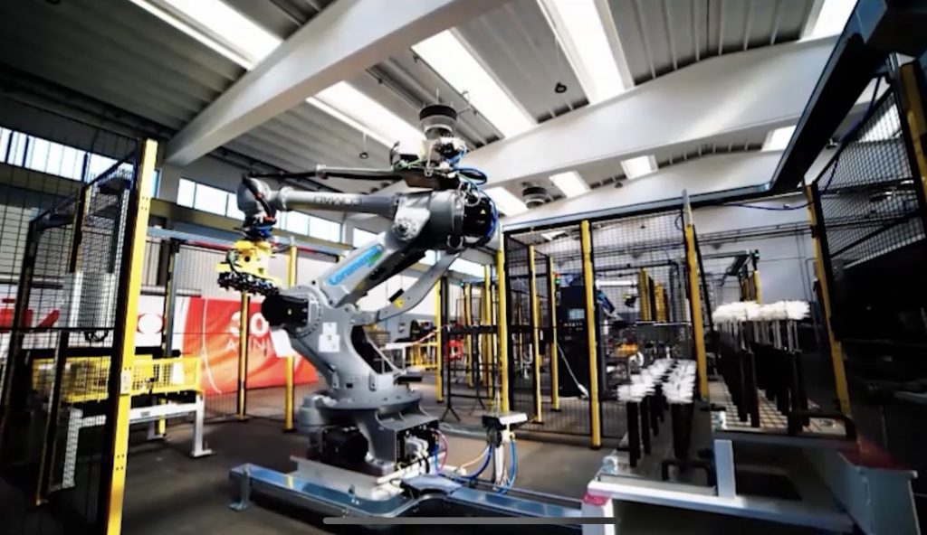 Robotic Automation for Foundry Operations – Comau